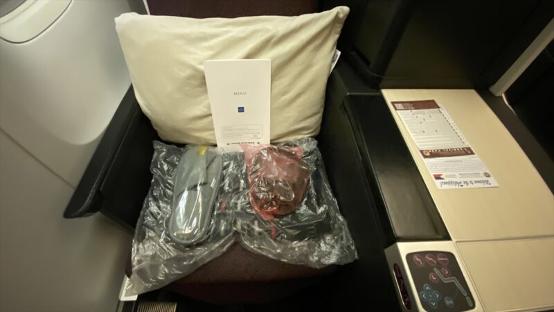 【フライトレポ】JALのスッタガードシート!深夜のSKY SUITEⅡ搭乗 JL77 羽田～マニラ 07DEC22 | 飛行機とJALマイルと ...